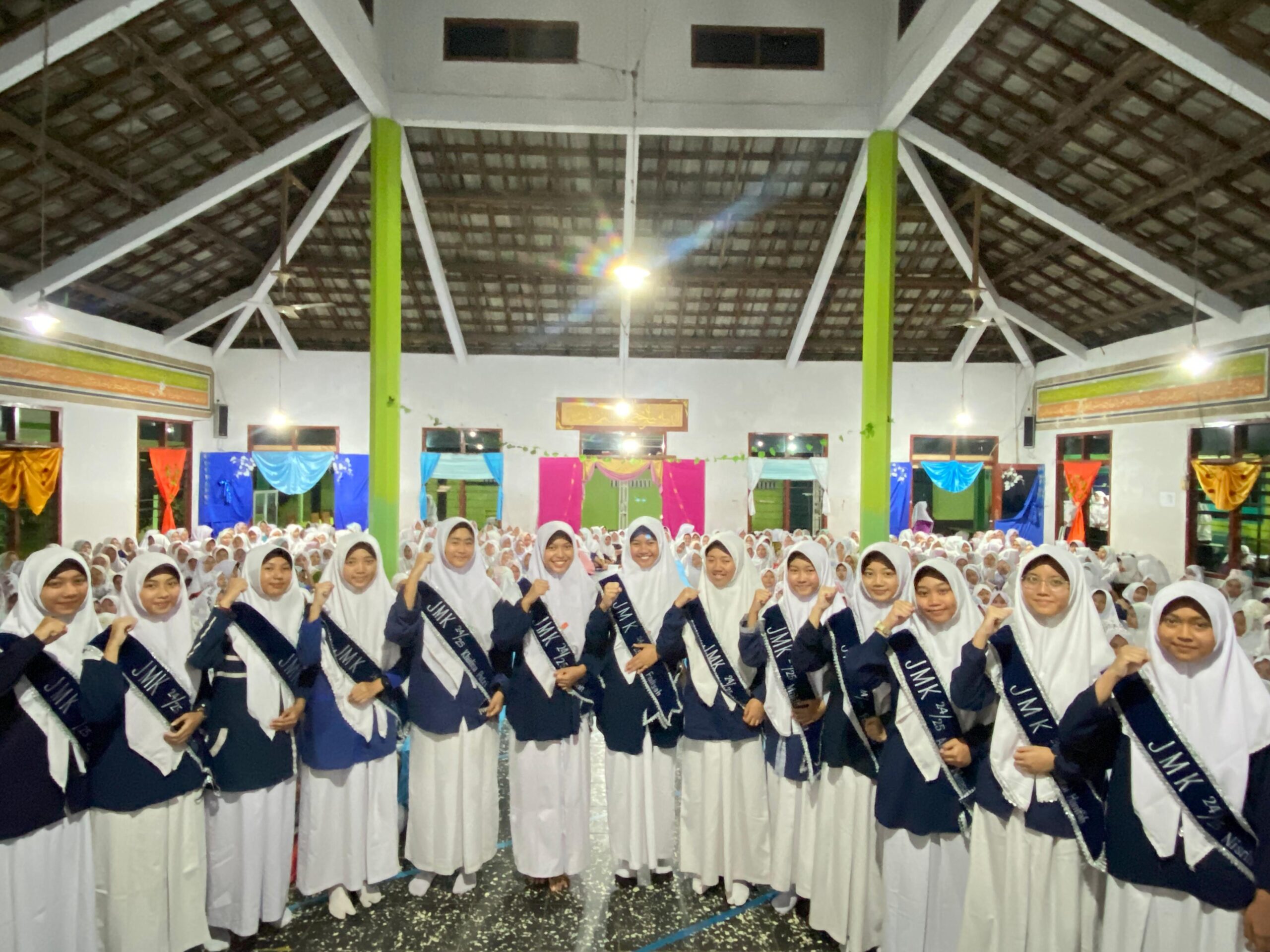 Pembukaan Muhadhoroh Tiga Bahasa Santri Putri Pondok Pesantren Darul ...